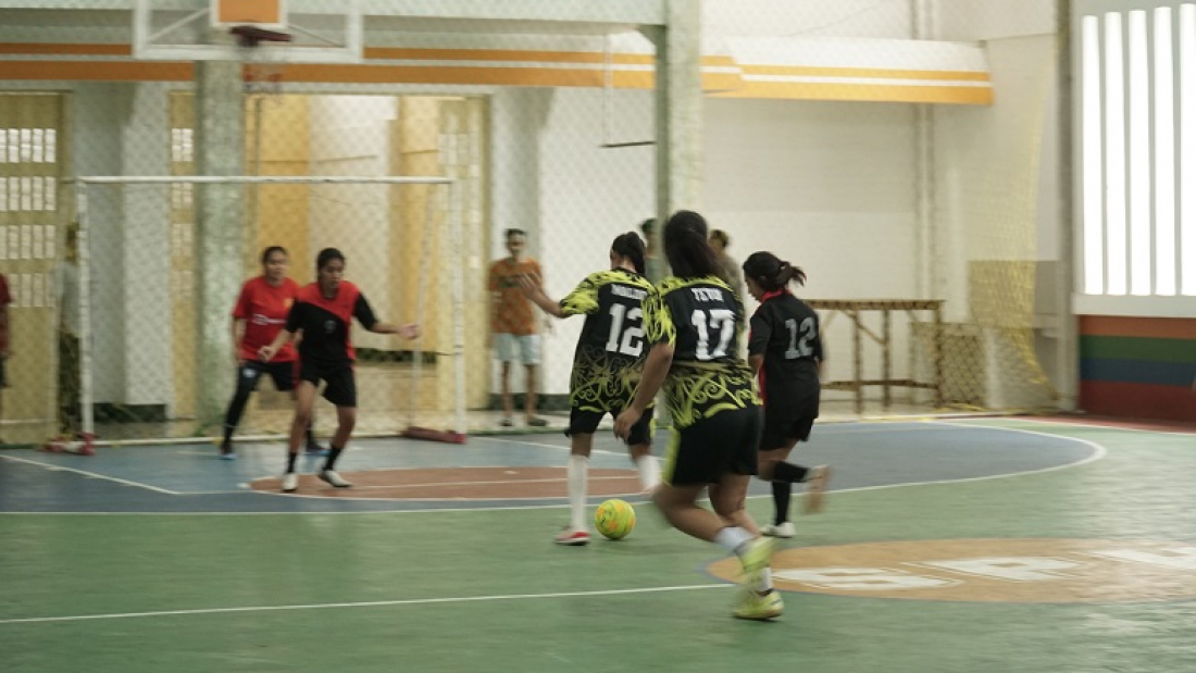 Pertandingan Futsal Putri Dies Natalis ke-54 IFTK: PKK I FC Mengakui Keunggulan DKV 1 FC ...