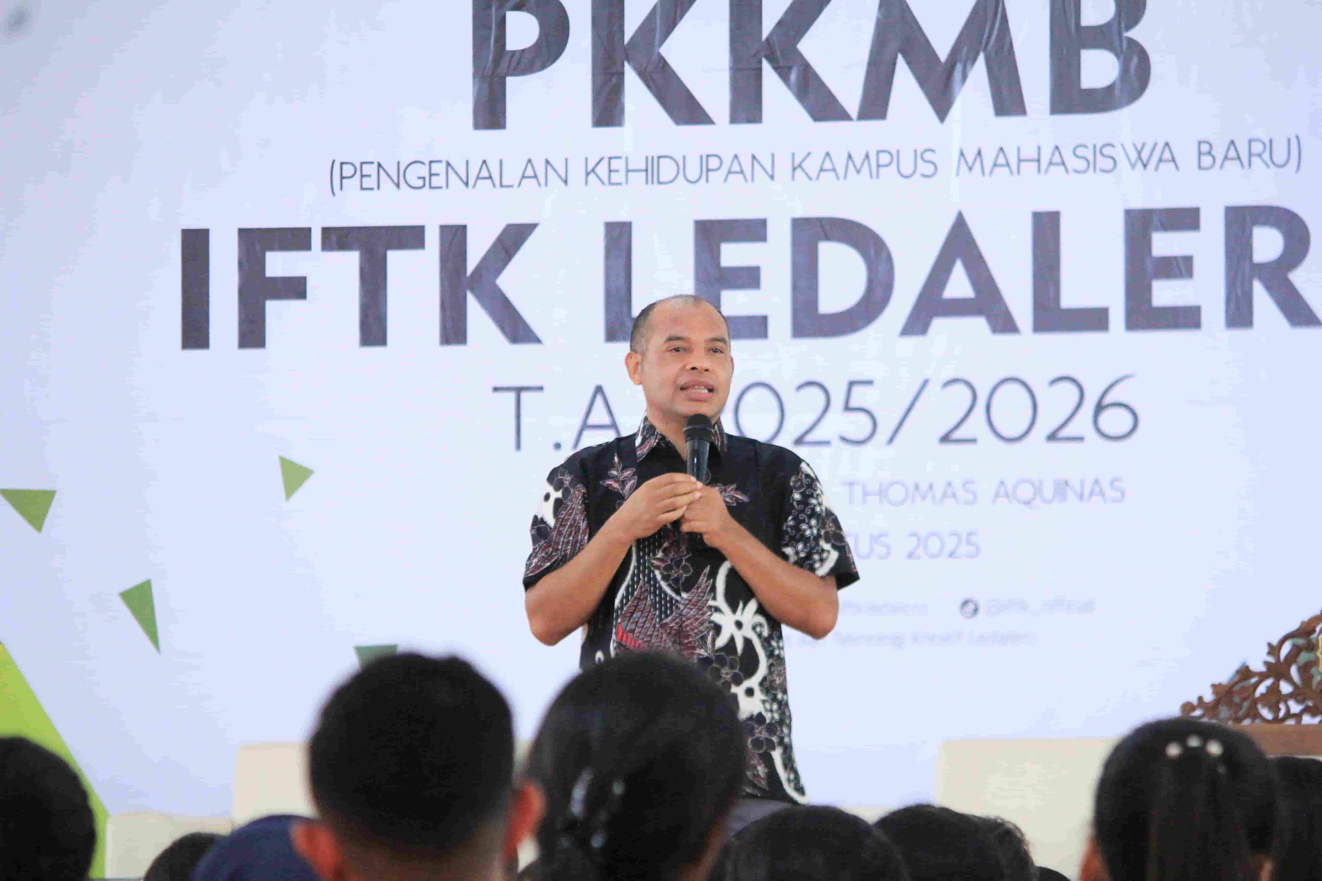 BERAGAM TEMA URGEN MEWARNAI HARI KEDUA PPKMB 2025 IFTK LEDALERO ...